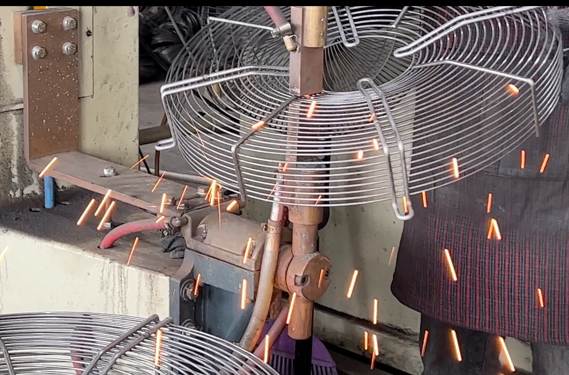 Electrical Resistance Spot Welding for Wire Fan Guard Products